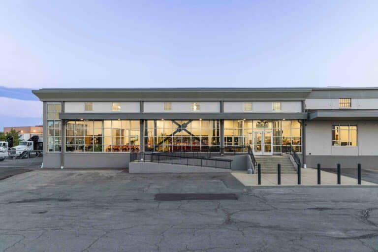 CertainTeed Grand Manor Luxury Fiberglass Asphalt Shingles - Roofers Mart